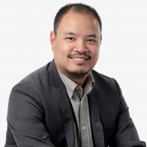 Justin Chang of the Los Angeles Times - The Pulitzer Prizes